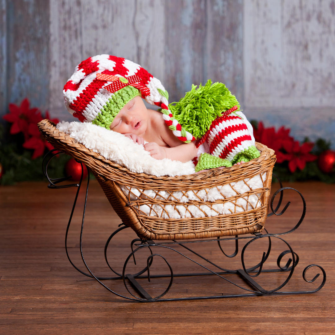 35 Christmas Baby Photoshoot Ideas at Home - Mama Did It