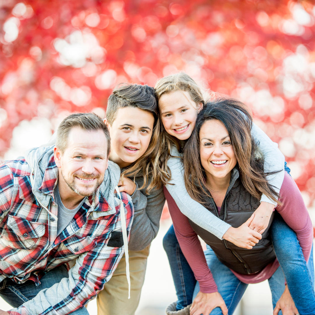 The Best Fall Family Photo Outfit Ideas - Mama Did It
